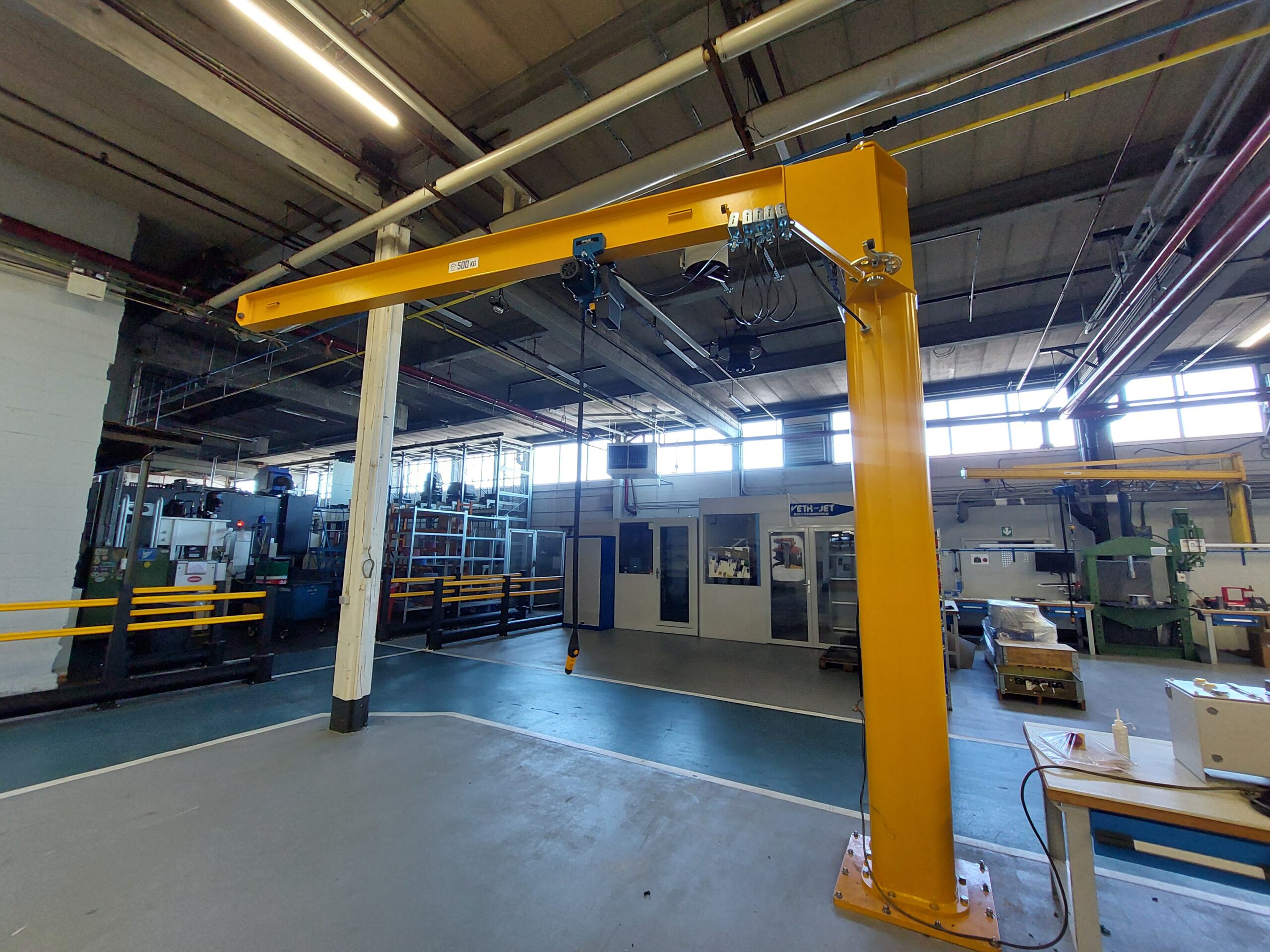 Column-mounted slewing crane installed in Nivelles - Ohis